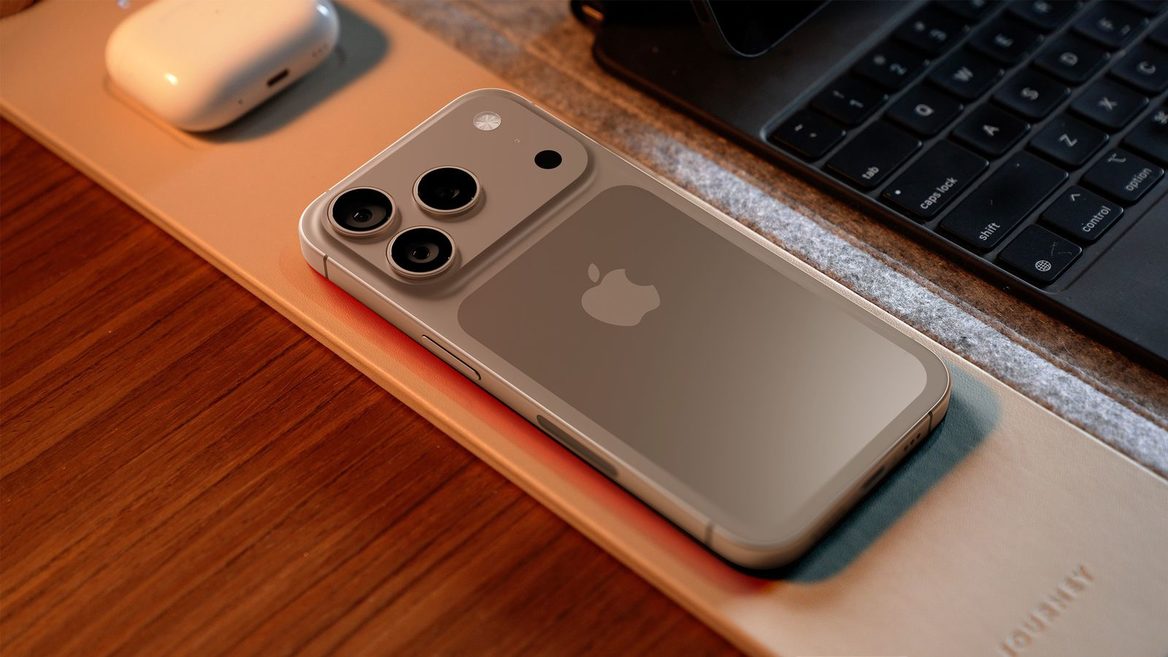 Гетманцев запропонує ДПС зробити контрольні закупки нових iPhone 17 в ...