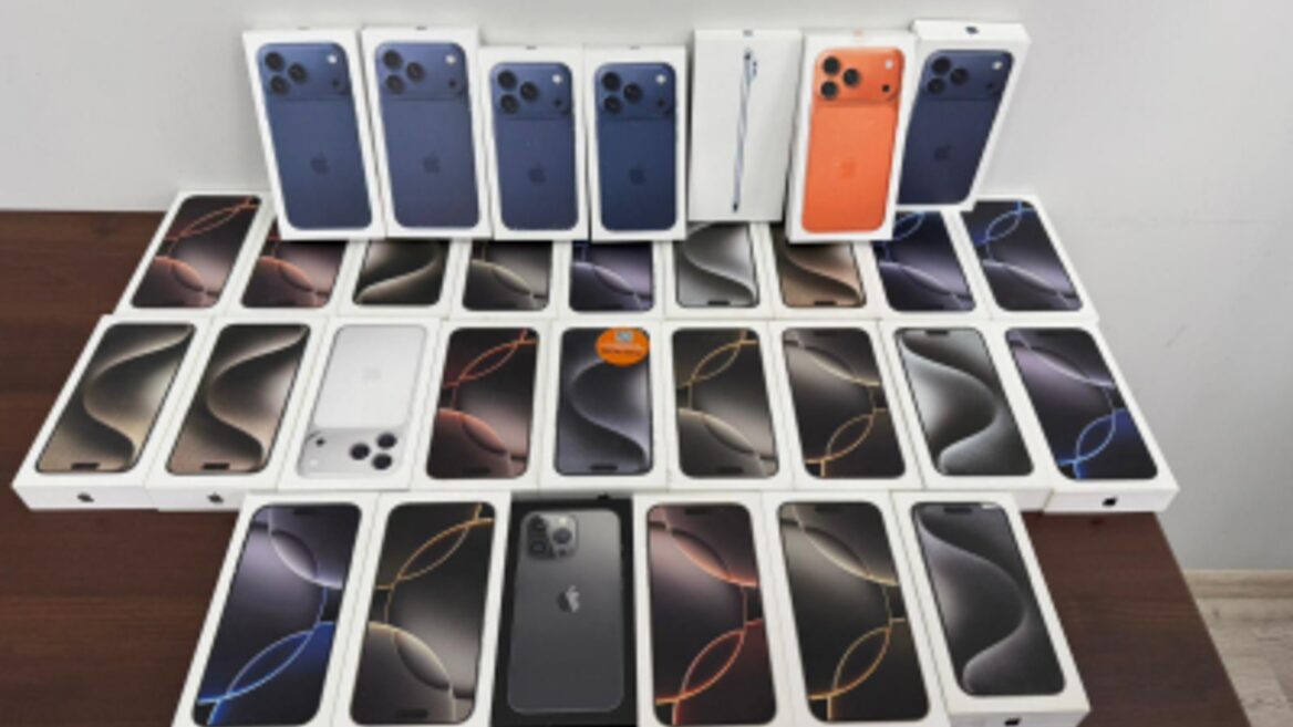 In Bukovina, a customs officer took $100 for each smuggled iPhone: the ...